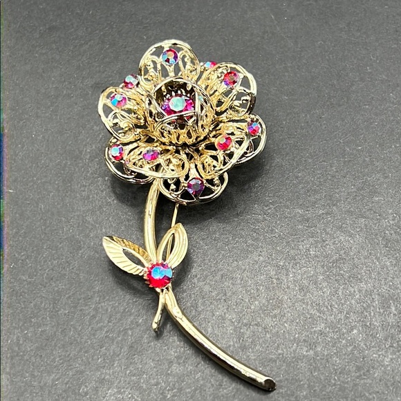 Sarah Coventry | Jewelry | Vintage Sarah Cov 961 Fashion Flower Brooch ...